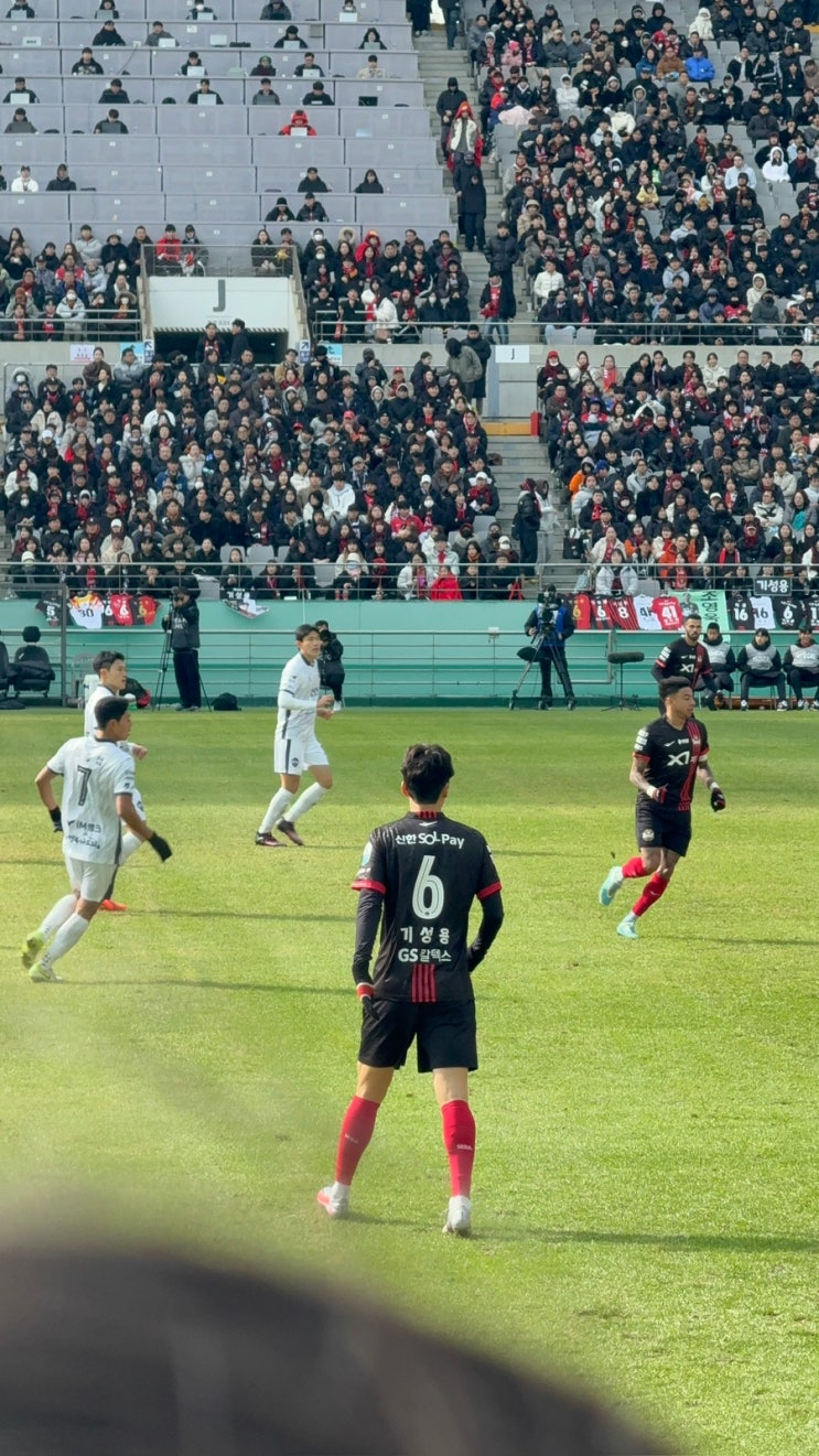 [2025 K리그1 3R] FC서울 vs 김천상무전 상암월드컵경기장 동측 프리미엄석 F구역 4열 32,33번 좌석 직관 후기 : 네이버 블로그