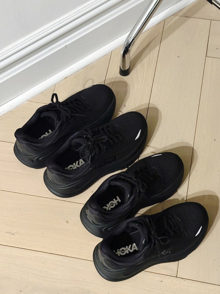 호카 본디9 데일리 커플 운동화 사이즈 팁 및 착용샷 가득한 내돈내산 추천 후기 : 네이버 블로그