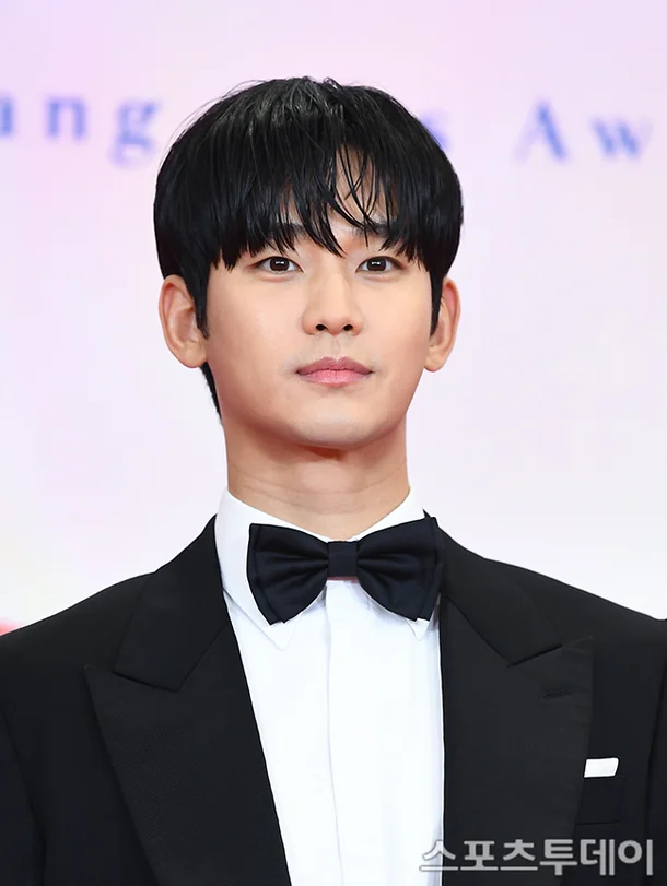 가세연 김수현 육군 편지 공개 미성년 김새론 향한 애정과 사생활 사진 논란 이모 분노의 인터뷰 결혼 얘기까지 7억 빚