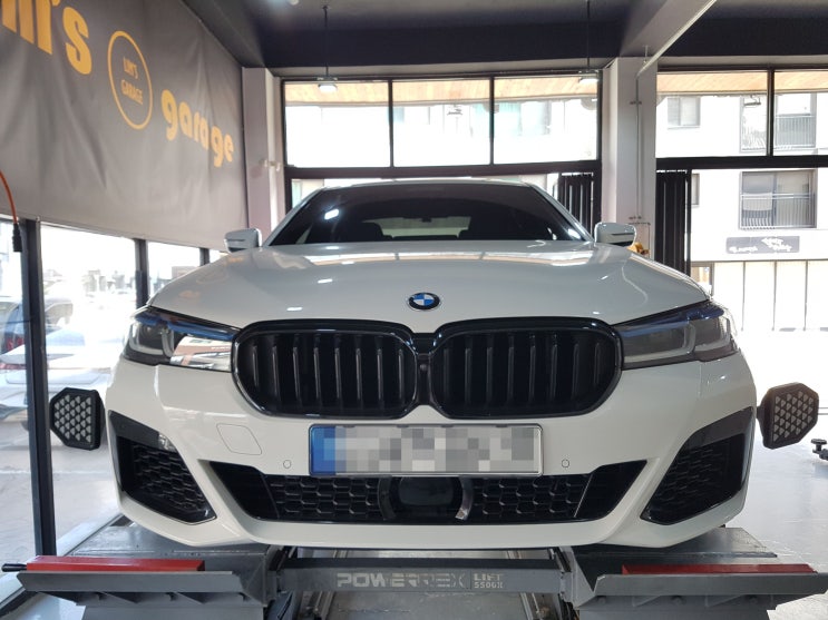 BMW 550i xdrive (G30) 휠얼라인먼트 작업 : 네이버 블로그