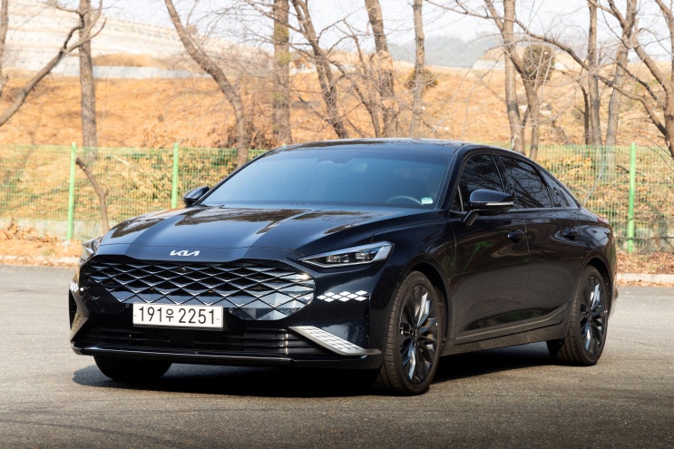 [시승] 준대형 세단이 이 정도라고? SUV 오너가 타 본 K8 : 네이버 블로그