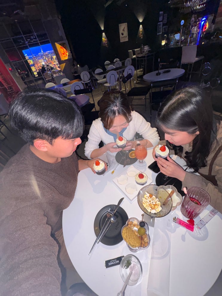 [일상] 워너고 동생들과 사당행 - 뉴뉴의 skrrrr한 생일파티 🎂 : 네이버 블로그