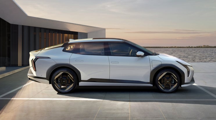 `KBO 디스플레이 테마` 공개한 기아(KIA), 신차 `EV4`에 최초 적용 : 네이버 블로그