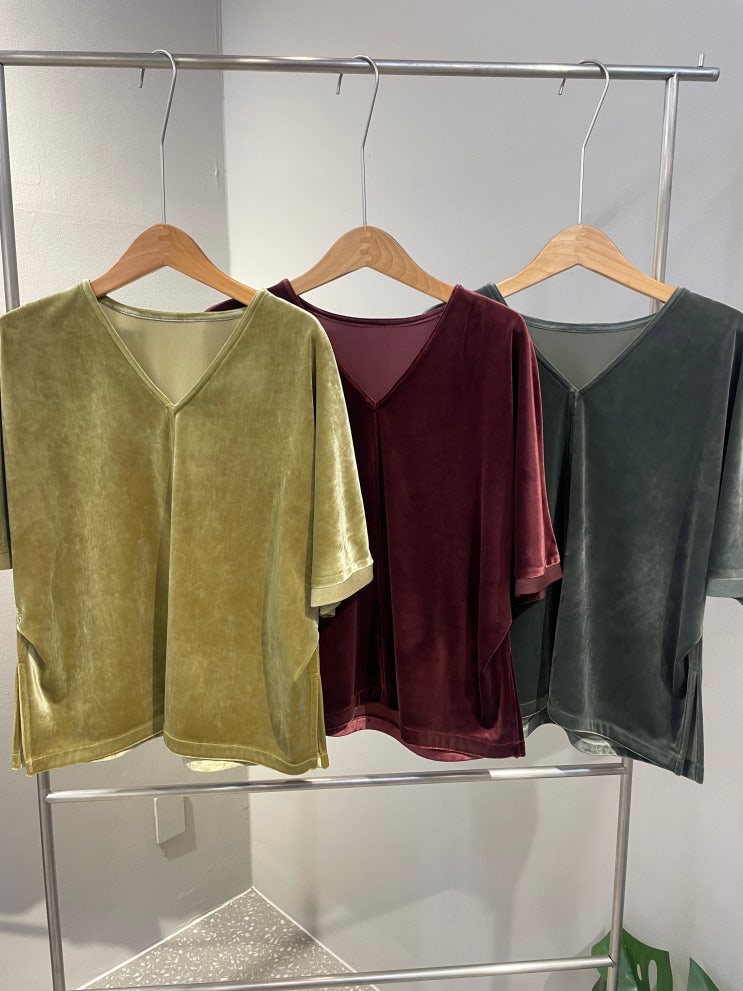 [상의]BL05 벨벳 브이넥 블라우스 : 네이버 블로그