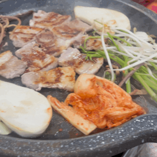 아산고깃집 꽃삼겹집 고플릭스 칼집삼겹살한판과 김치말이냉국수의 완벽한 조합 : 네이버 블로그