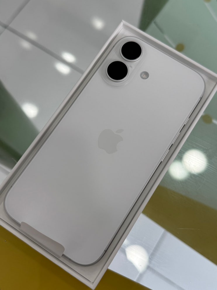 iPhone 17 / white 개봉후기 : 네이버 블로그