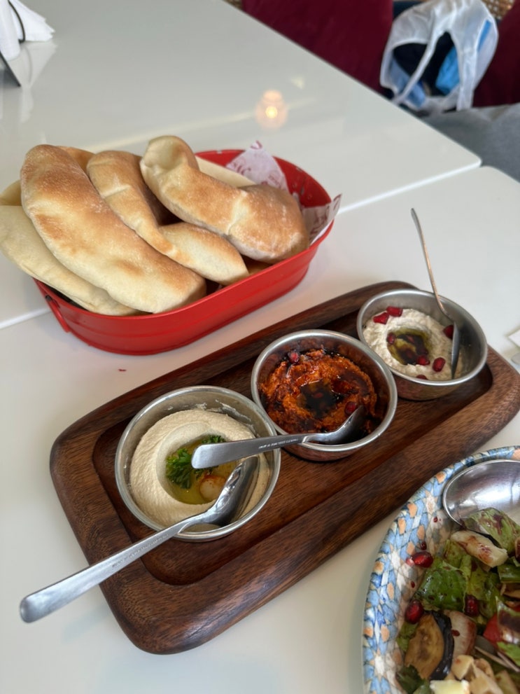 아부다비 YAS Mall (야스몰) 맛집 Karaz Restaurant + 까르푸 두바이 초콜릿 후기 : 네이버 블로그