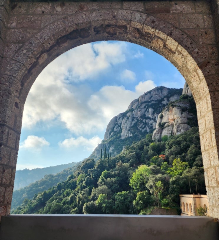 바로셀로나 여행 2 - 몬세라트&지로나 투어, 몬주익분수쇼 : 네이버 블로그