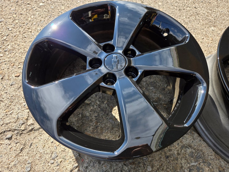 크루즈 가솔린 라세티 프리미엄 아베오 트랙스 순정 17인치 중고 휠 판매합니다!! PCD : 105 5홀 17인치 중고 휠 : 네이버 블로그