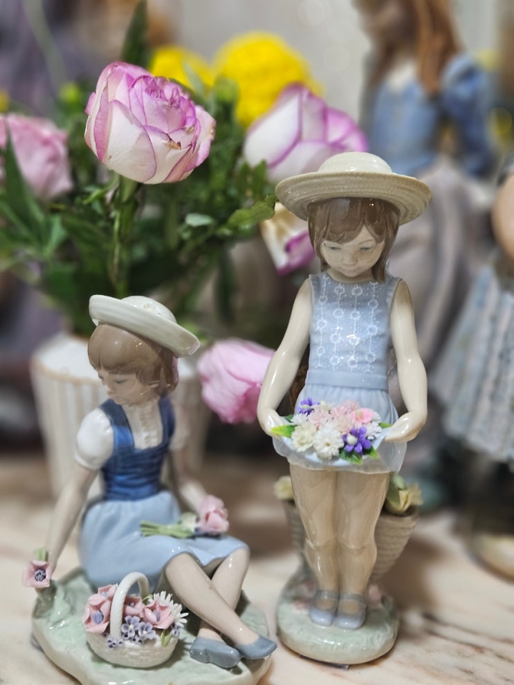 야드로 #1284 Flowers on the lap (Francisco Catala) : 네이버 블로그
