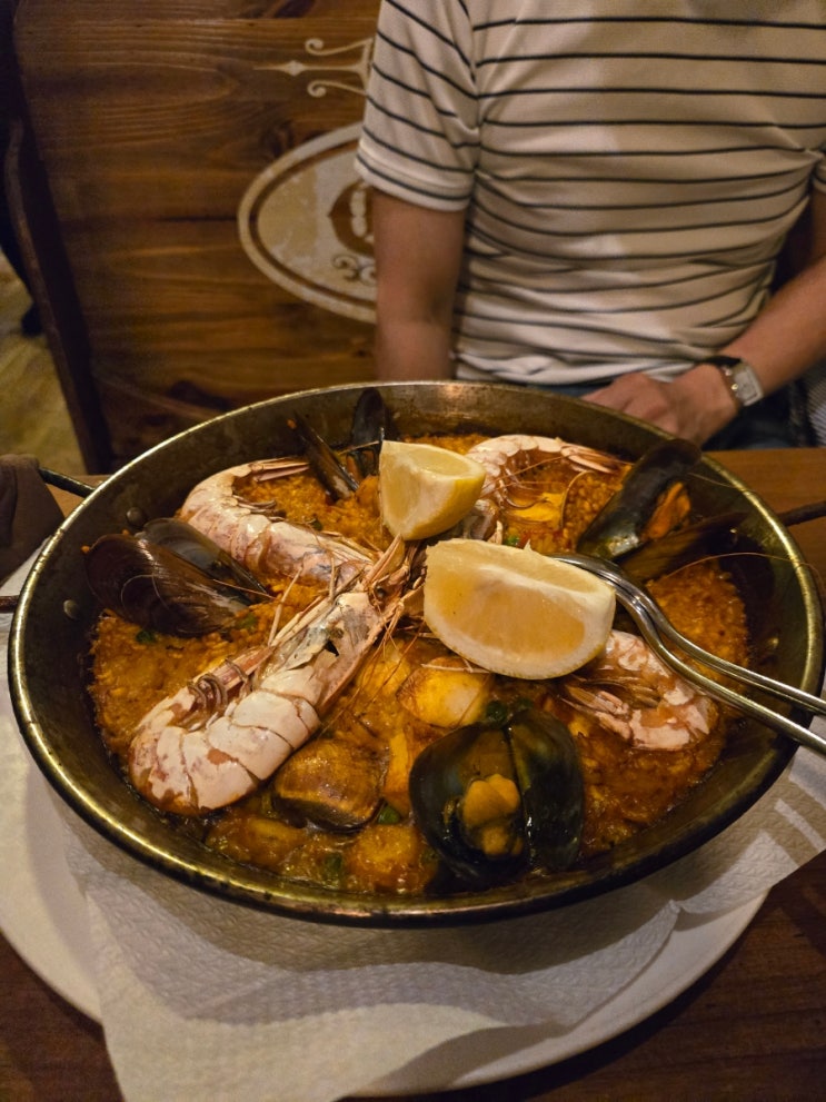 현지인도 줄서는 맛집! 바르셀로나 🇪🇸 고딕지구 맛집, 콜룸 (Colom) : 네이버 블로그