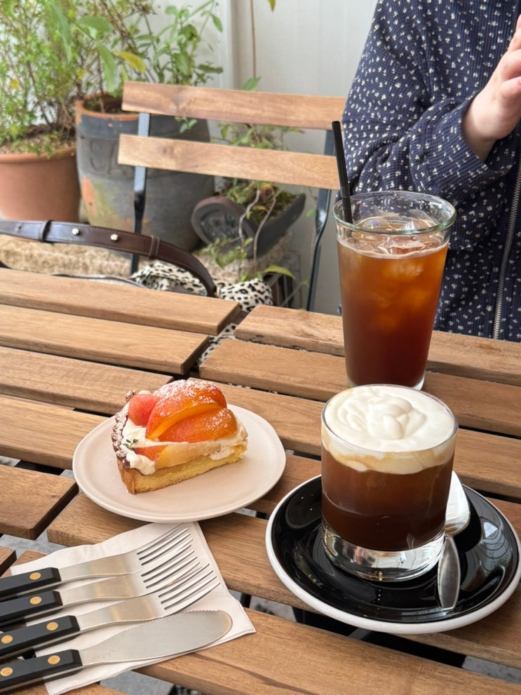 천안 차암동 테라스가 예쁜 신상카페 'oow coffee' 오우커피 : 네이버 블로그