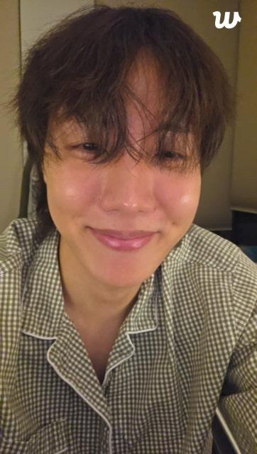[영상] 방탄소년단(J-HOPE)ː제이홉 위버스 라이브 - 그냥 저냥 자기 전 (BTS 완전체 앨범 작업 / 르세라핌 스파게티 비하인드 / 11월 떡밥 예고) (251104 ...