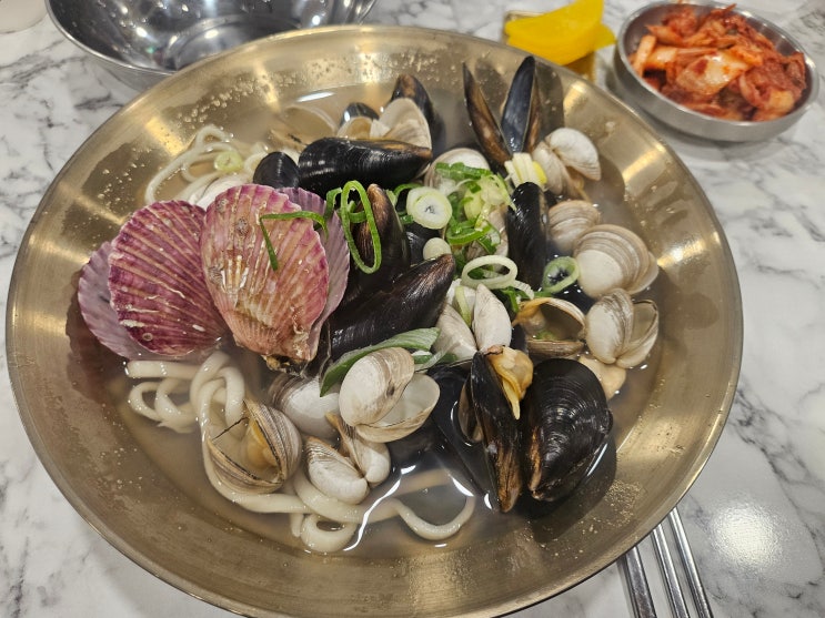 신선한 해산물이 한가득 조마담칼국수 가산디지털 직영점 : 네이버 블로그