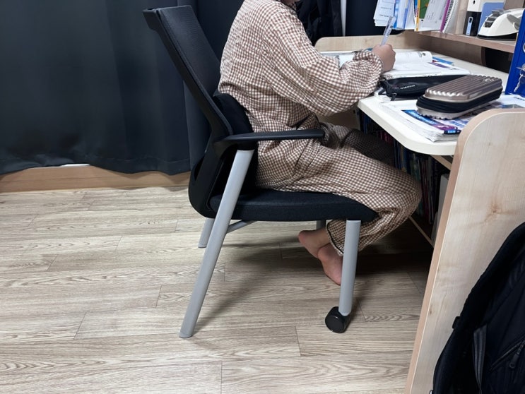 서울대 의자로 유명한 시디즈 아이 의자, 우리 아이 집중력까지 달라졌어요! : 네이버 블로그