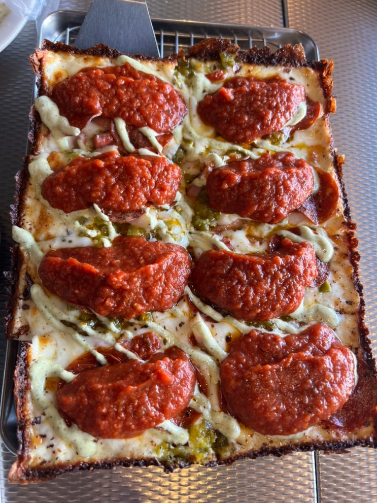 이태원 맛집 [모터시티 피자] 디트로이트 피자 내돈내산 : 네이버 블로그