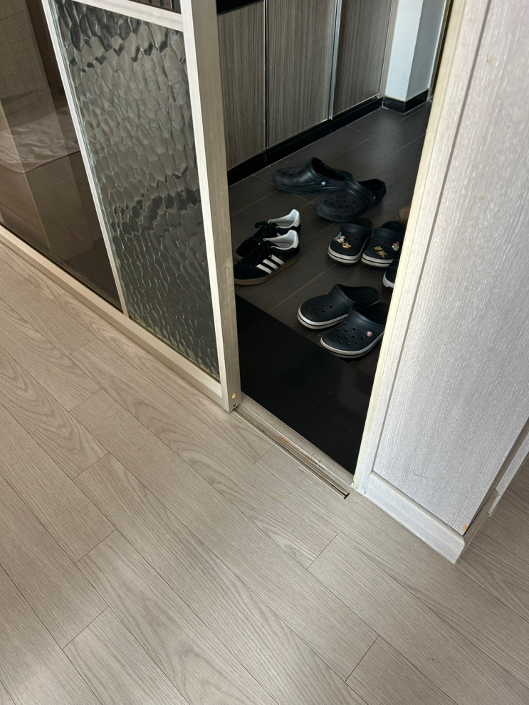 원슬라이딩문 수리 뻑뻑할때 : 네이버 블로그