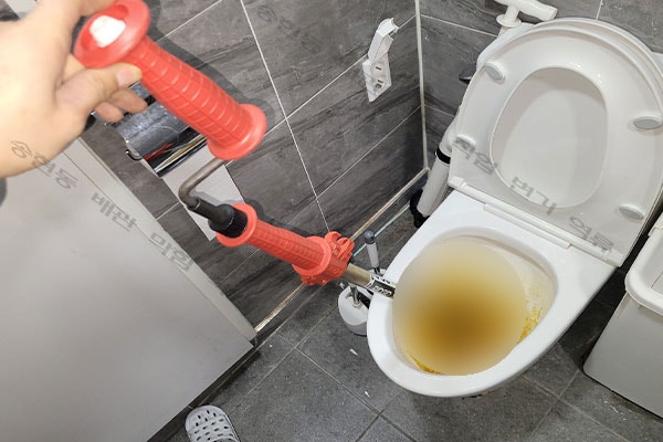 송현동변기물이 잘 내려가지 않을때 막힘 해결 법 : 네이버 블로그