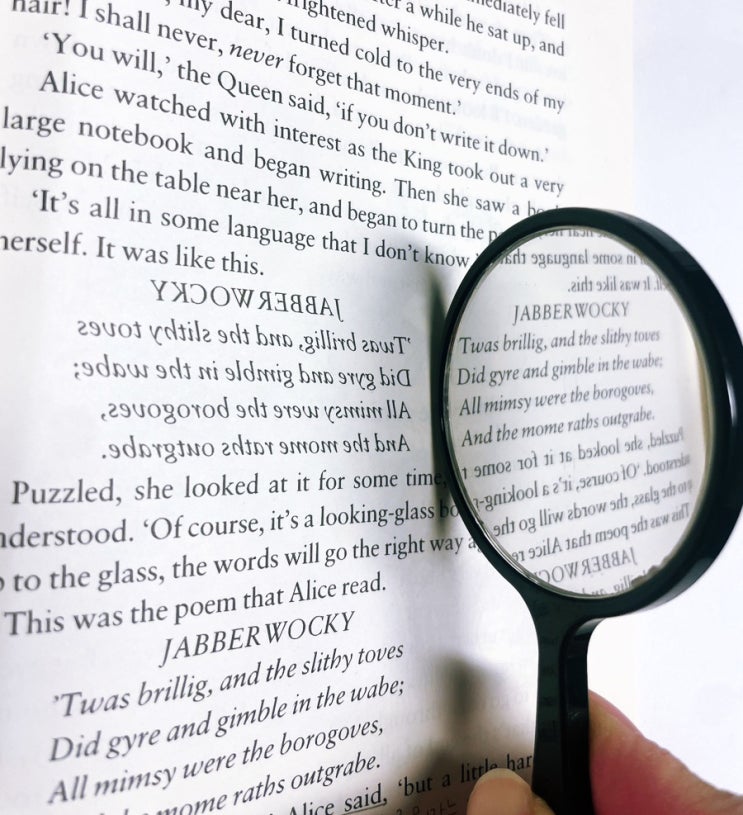 [Oxford Bookworms] Through the Looking-Glass, Lewis Carroll 거울 나라의 앨리스 ...