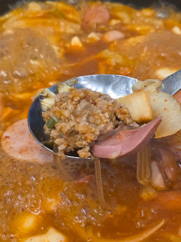인천 검단신도시 아라동 떡갈비가 맛있는 부대찌개집 김뚜껑부대찌개 점심 맛집 추천 리뷰 : 네이버 블로그