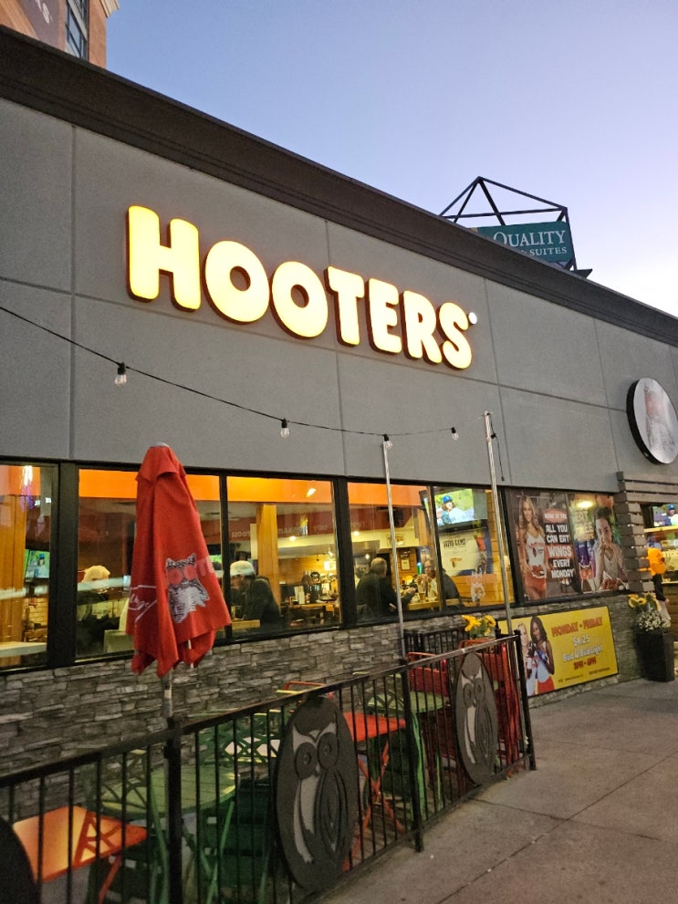 [미국여행] 뉴욕 7일차(3)-나이아가라1박2일 투어, 후터스 Hooters, 나이아가라 일루미네이션, 기념품샵 : 네이버 블로그
