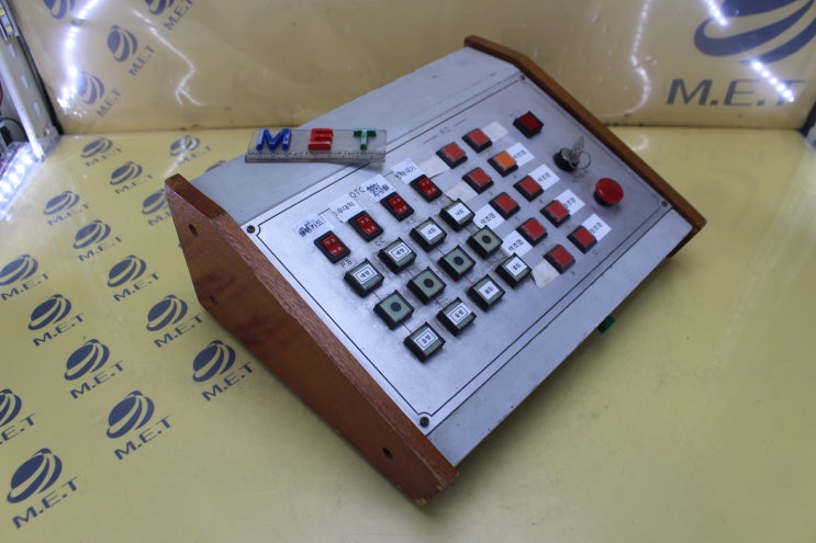 [수리전문업체] REMOTE CONTROLLER Auditorium remote control 산업용 자동화 장비 수리 (주 ...