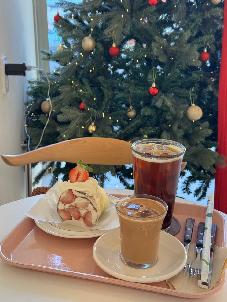 [광주카페] 딸기의 계절🍓 중흥동 딸기 크레이프가 맛있는 "크레버터하우스" : 네이버 블로그