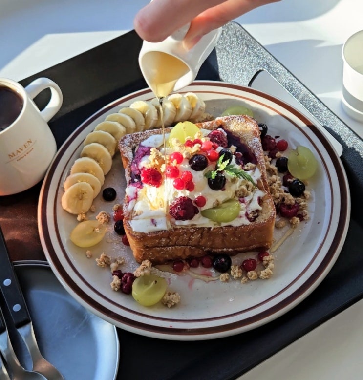 [행궁동 카페] 카페메이븐 | 크리스마스 분위기 데이트 아기동반 가능한 대형 브런치 카페 : 네이버 블로그