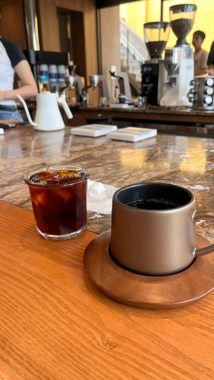 부산 전포 맛집 추천: 필터커피의 명소 '먼스커피바' 블루리본 맛집 탐방 : 네이버 블로그