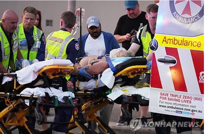 호주 시드니 유명 해변서 총기난사 참극... 11명 사망, 용의자 현장 사살 : 네이버 블로그