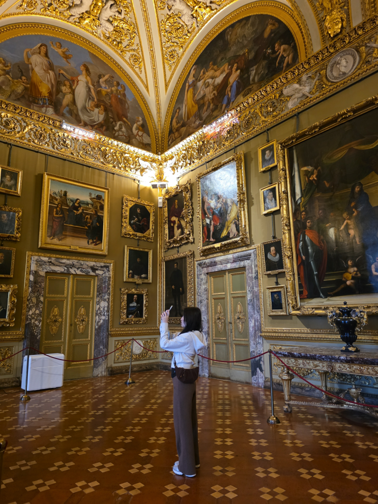 이탈리아 여행 - 일찍 일어나는 관광객이 피티궁전을 입장한다. : 네이버 블로그