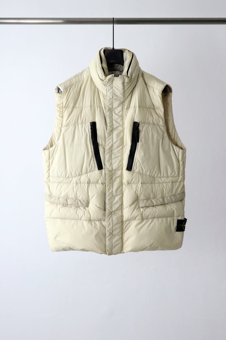 스톤아일랜드 크링클랩스 패딩조끼 베이지 XL사이즈 GARMENT DYED CRINKLE REPS NY DOWN VEST SAND ...
