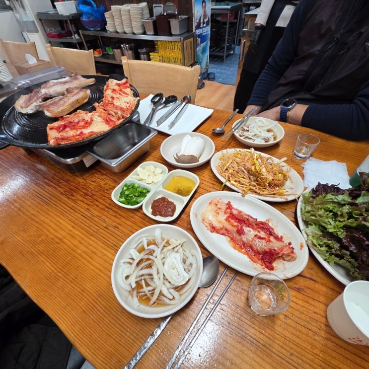 동탄 반월동 고깃집 진토김치생고기 볶음찌개전문점에서 생삼겹살에 쏘주 한 잔 6 : 네이버 블로그