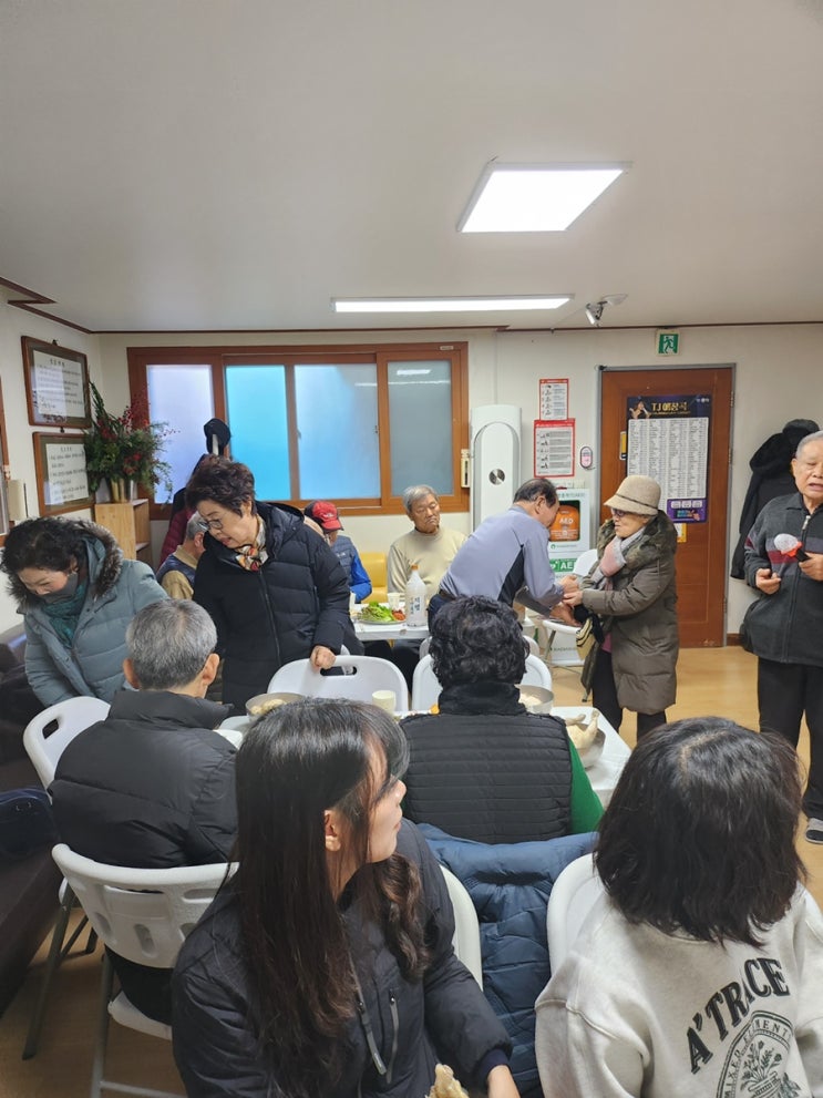 굿모닝보청기 쌍문동 경로당 송년회 참석 : 네이버 블로그