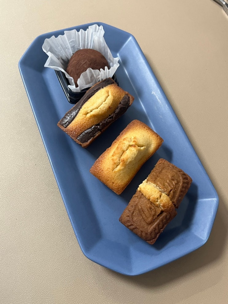 당산카페 애드커피 두바이쫀득쿠키 휘낭시에 맛집 : 네이버 블로그
