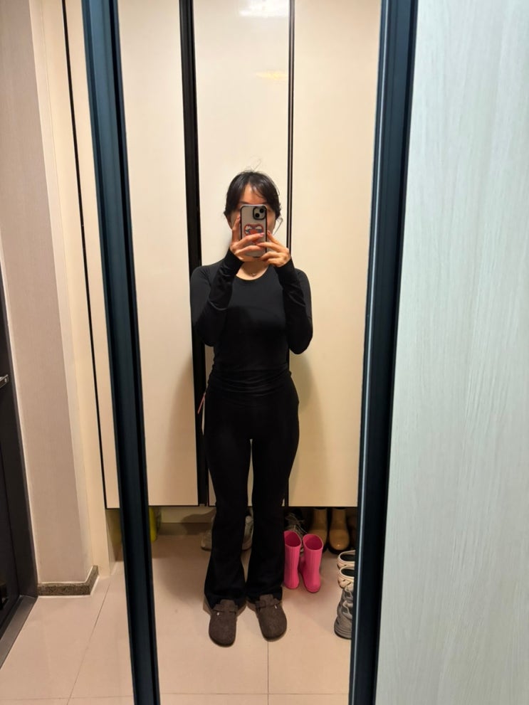 룰루레몬 부츠컷 레깅스 그루브 슈퍼 하이라이즈 플레어드 팬츠 S 착샷 : 네이버 블로그