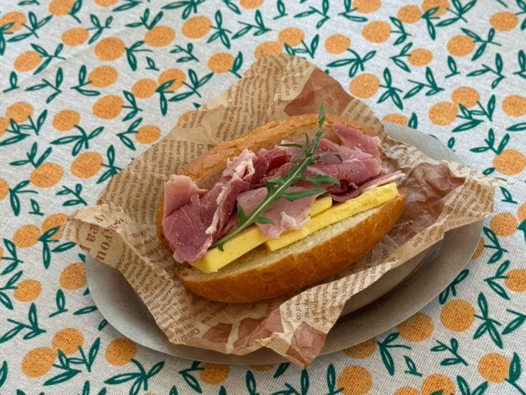 산본 신상카페 : 잠봉샌드위치 맛도리 비칠영 N회차 방문 : 네이버 블로그