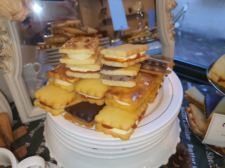 [버터앤쉘터 연남점] 주택개조 연남동 예쁜카페&연남동 맛집 데이트코스 추천 : 네이버 블로그