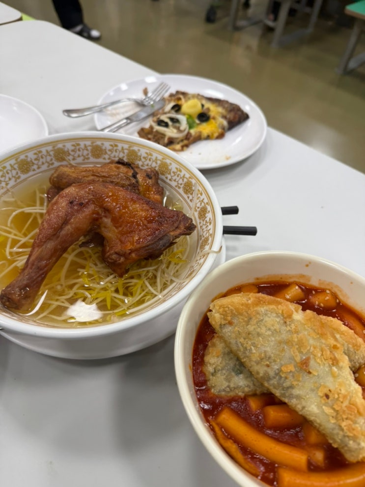 트레이더스 푸드코트 메뉴판 닭반마리 쌀국수 떡볶이 솔직 후기 : 네이버 블로그