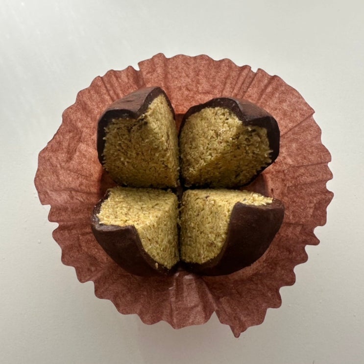 두바이 초코 대왕쫀득볼 ‘3층다락방’ 크기비교•맛 내돈내산 택배후기 : 네이버 블로그