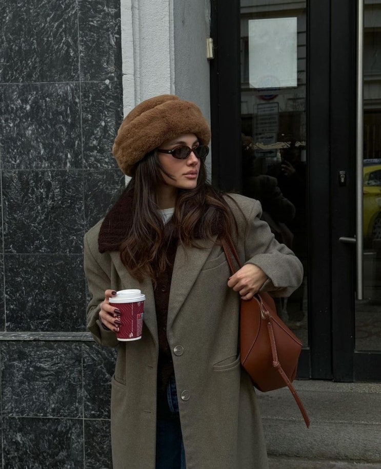 퍼햇 스타일링 모음 13가지! 방한도 되는데 분위기까지 살아나는 퍼햇 코디! [방구석패피 아카이브] : 네이버 블로그