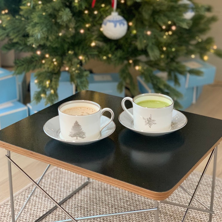 [수입가구] 쇼파 옆 티테이블로 제격인 허먼밀러 임스 와이어 베이스 로우 테이블 구매 리뷰! : 네이버 블로그