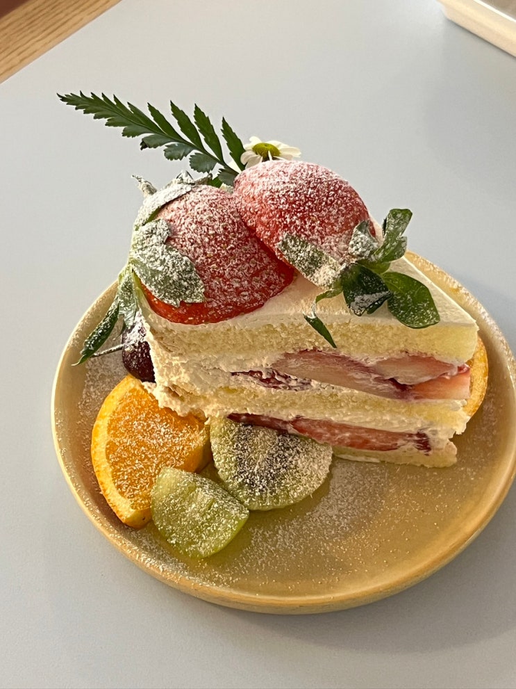 대구 딸기케이크 맛집│" 워크인오지 삼덕점 " │삼덕동 카페 추천 : 네이버 블로그