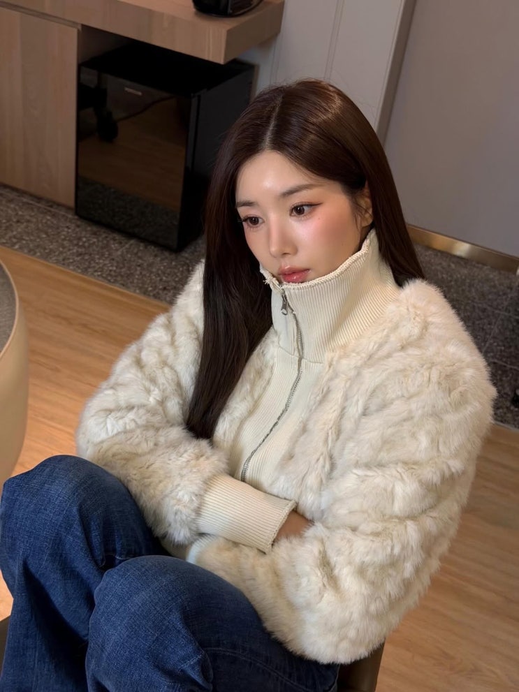 카리나랑 권은비가 같은 자켓을 입었다고? : 네이버 블로그