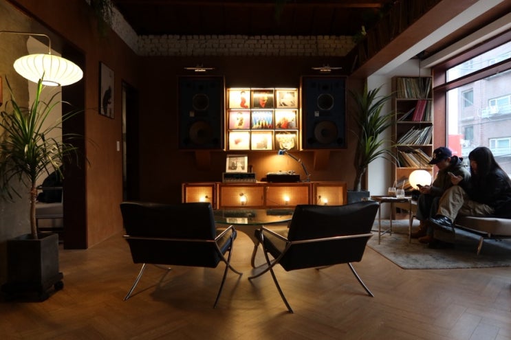 [서울 망원동] 빵투어 후와후와 투떰즈업 이웃집통통이 ,카페 하우스오브바이닐 망원 : 네이버 블로그