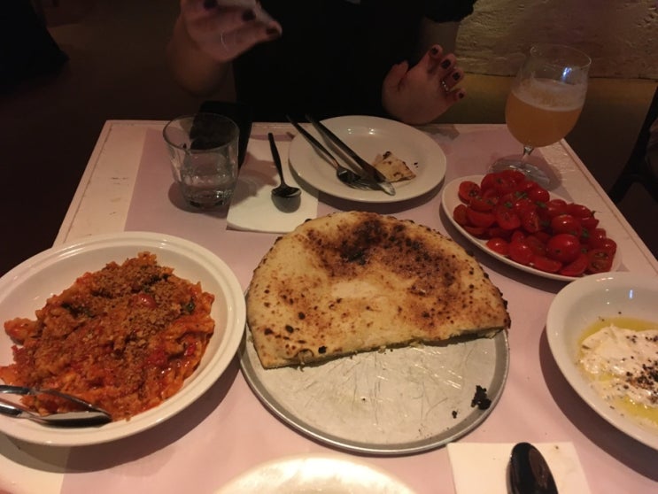 시드니 맛집| Bar Totti's CBD 화덕빵 피자 토마토 부라타 CRAB REGINETTE 맥주 : 네이버 블로그