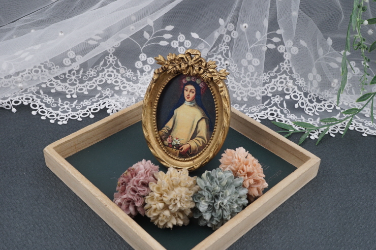 [성화 액자] 성녀 로셀리나 * 골드 타원 성화 액자 * 로셀리나 성녀 축일 : 네이버 블로그