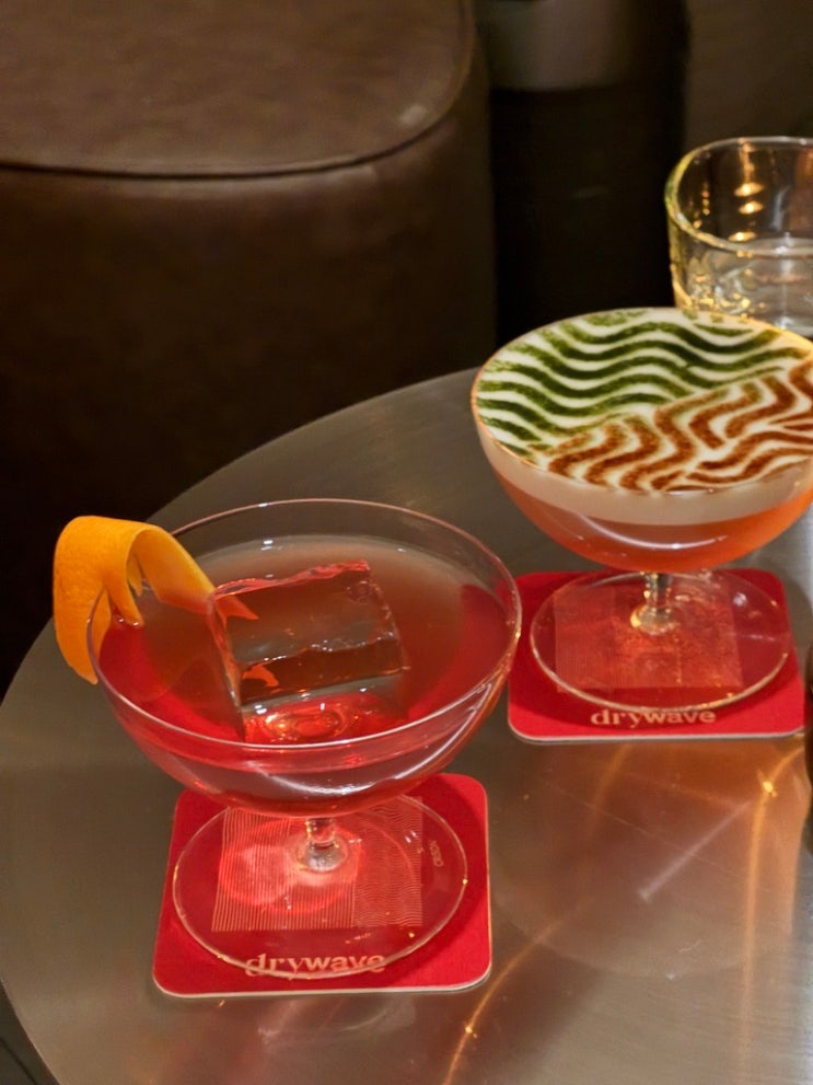 방콕여행 통로 추천코스 :: Dry wave cocktail Studio, 말차 카페 CHAEN TEA Experience ...