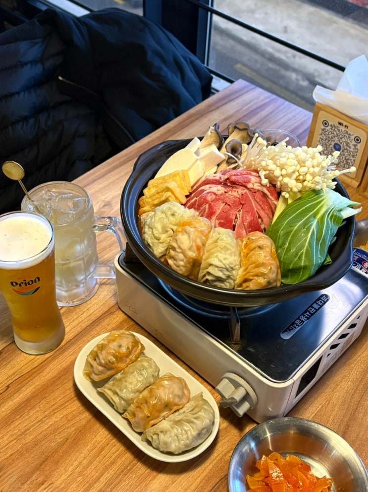[서울] 상수역 술집 "MANDOO BAR" | 직접 빚은 홍대 만두전골 맛집 : 네이버 블로그