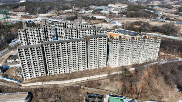 "28년째 유령 아파트" 100억 알박기 도로의 민낯, 이천에 무슨 일이 : 네이버 블로그
